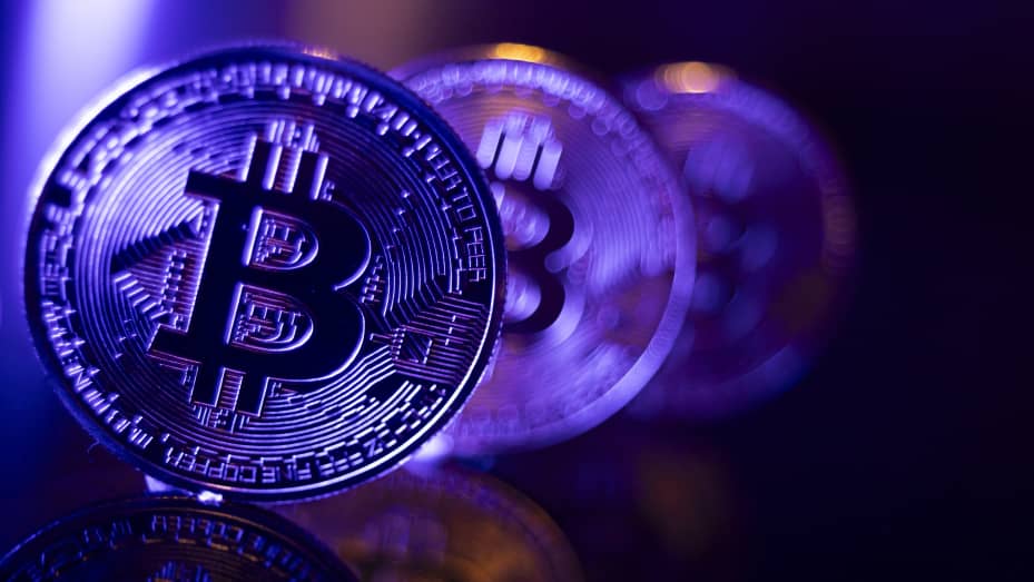 Forget Fear, Embrace Greed? Bitcoin Sentiment Turns Red Hot